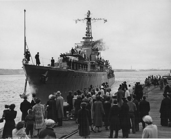 HMCS Nootka - 213 Era Action Photos 1